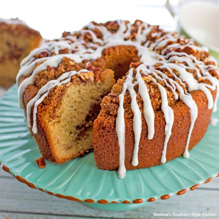 Cinnamon Streusel Coffee Cake - melissassouthernstylekitchen.com