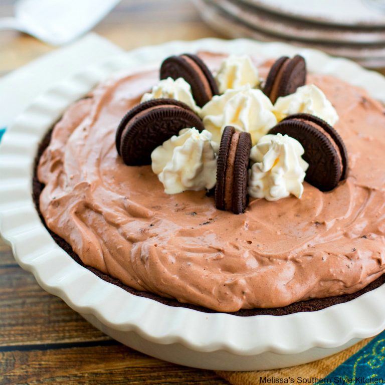 Double Chocolate Oreo Pie - melissassouthernstylekitchen.com