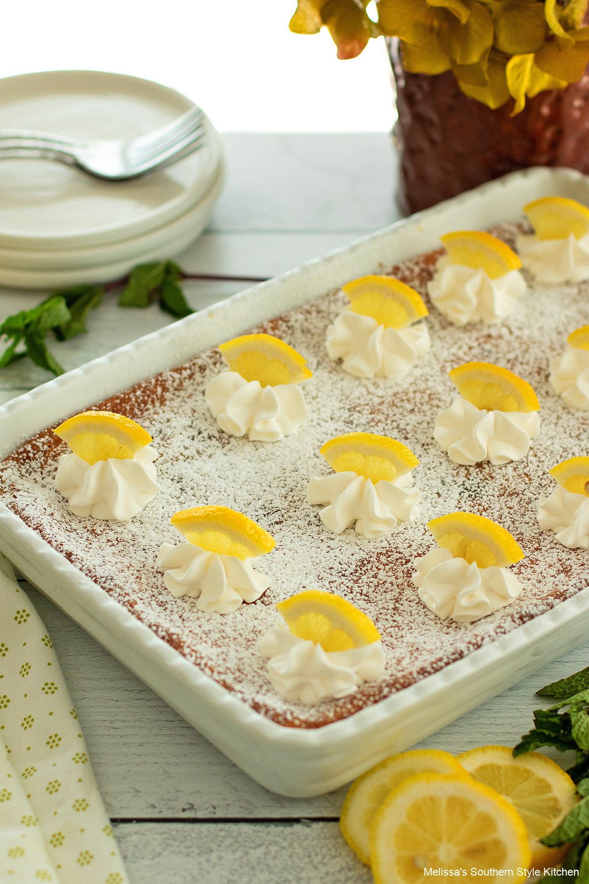 Lemon Gooey Butter Cake - melissassouthernstylekitchen.com
