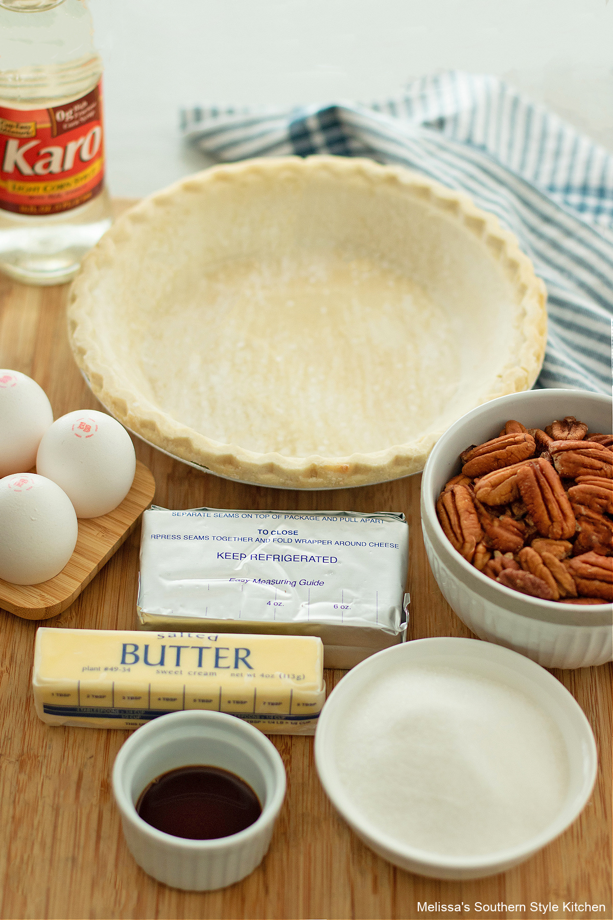 Pecan Cheesecake Pie - melissassouthernstylekitchen.com