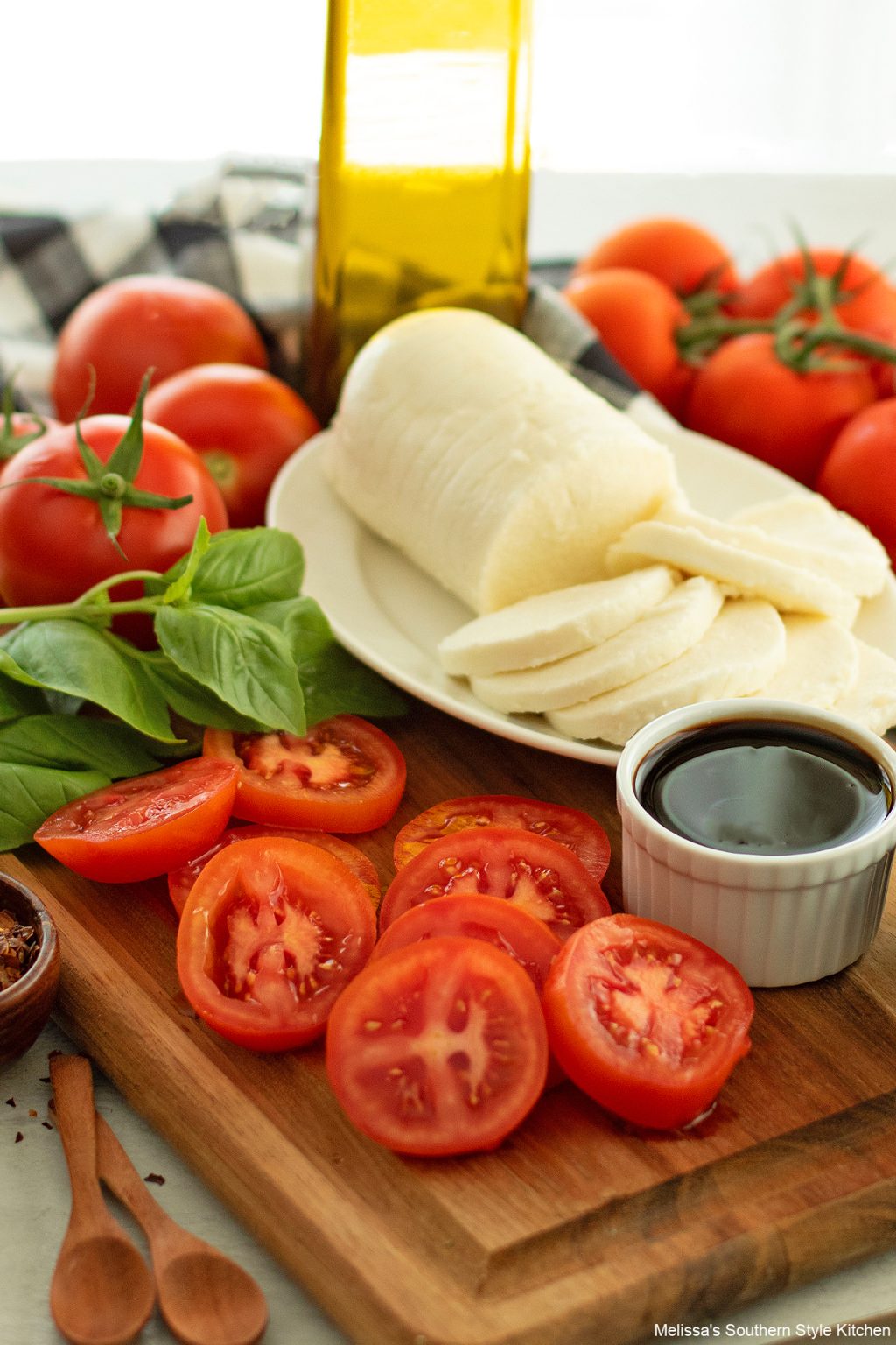 Caprese Salad Recipe - melissassouthernstylekitchen.com